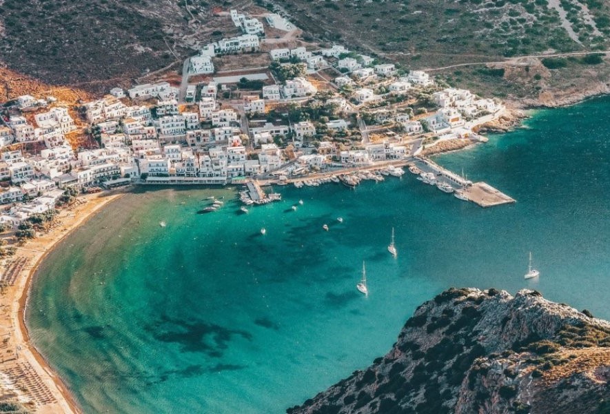Στη Σίφνο με την Let's Ferry | αθηΝΕΑ
