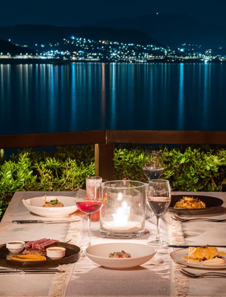 Island Athens Riviera: Η Ομορφιά της Διαχρονικότητας | αθηΝΕΑ