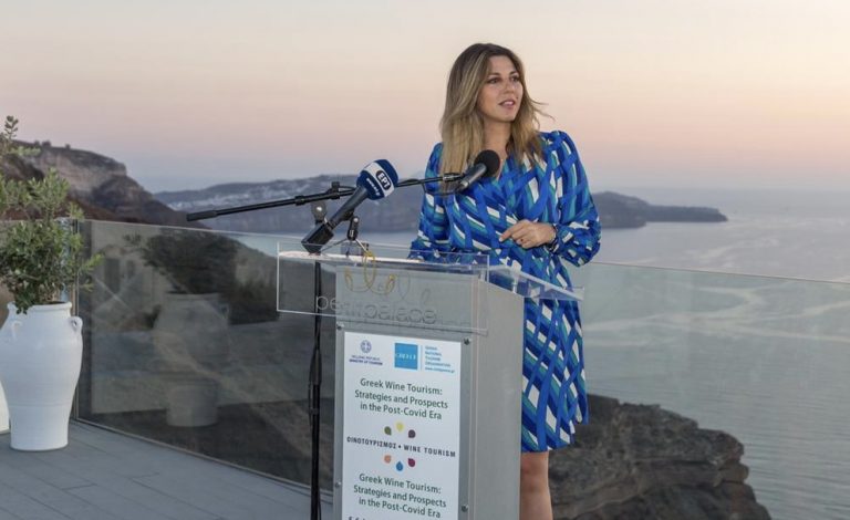 Σοφία Ζαχαράκη | «Η Ελλάδα ας Γίνει Τουριστικός Προορισμός 365 Ημέρες ...